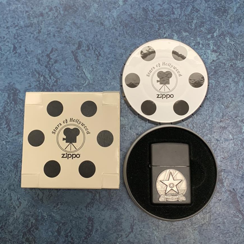 Pre-owned Zippo Stars of Hollywood Lighter - Own4Less